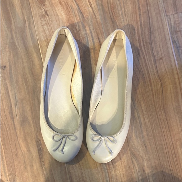 J. Crew | Shoes | J Crew Cream Ballet Flats With Bow Accent | Poshmark